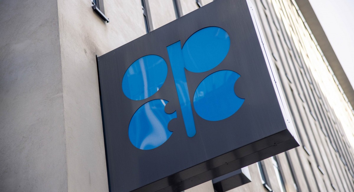 OPEC+ supply delay won’t prevent oil glut next year, IEA says